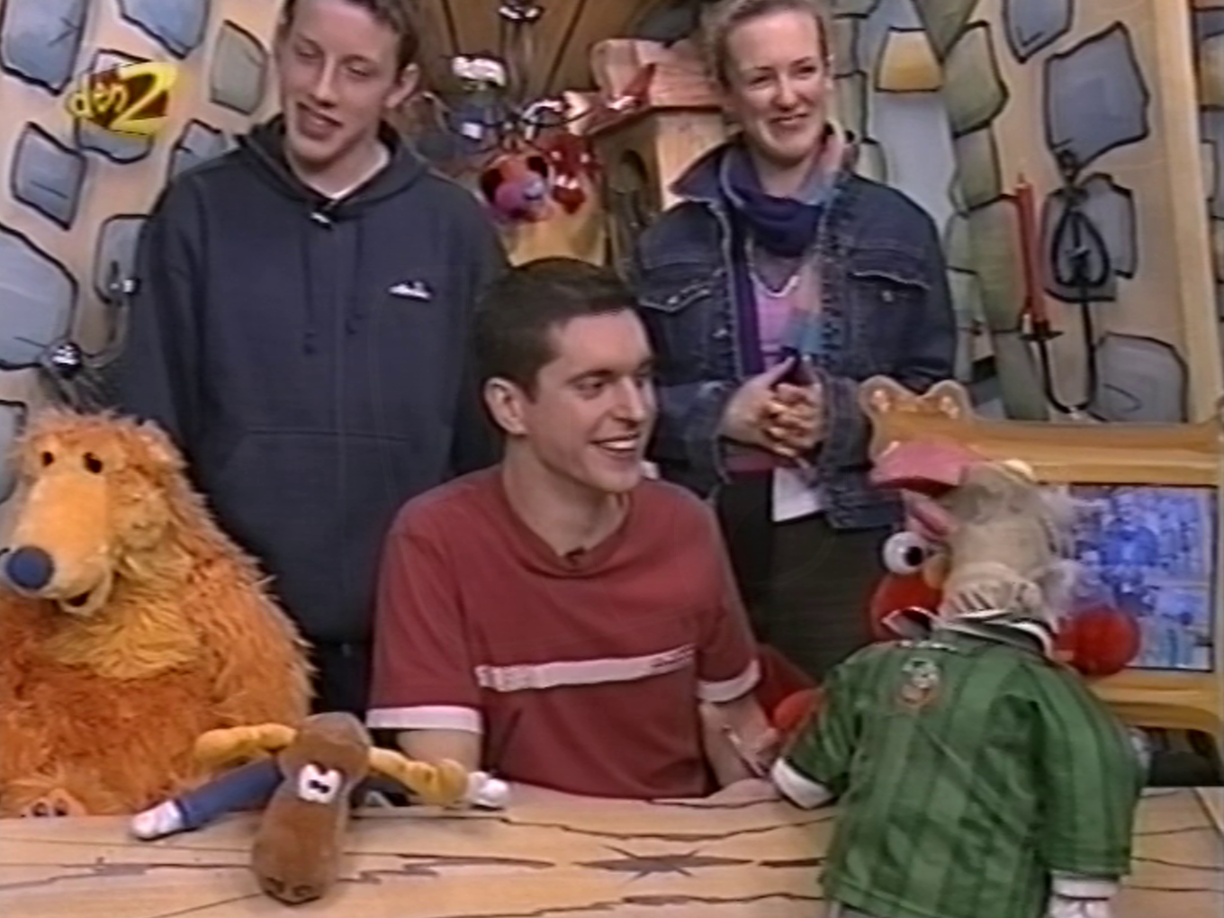 RTÉ Network 2/Den 2 continuity followed by Fish opening (30th March ...