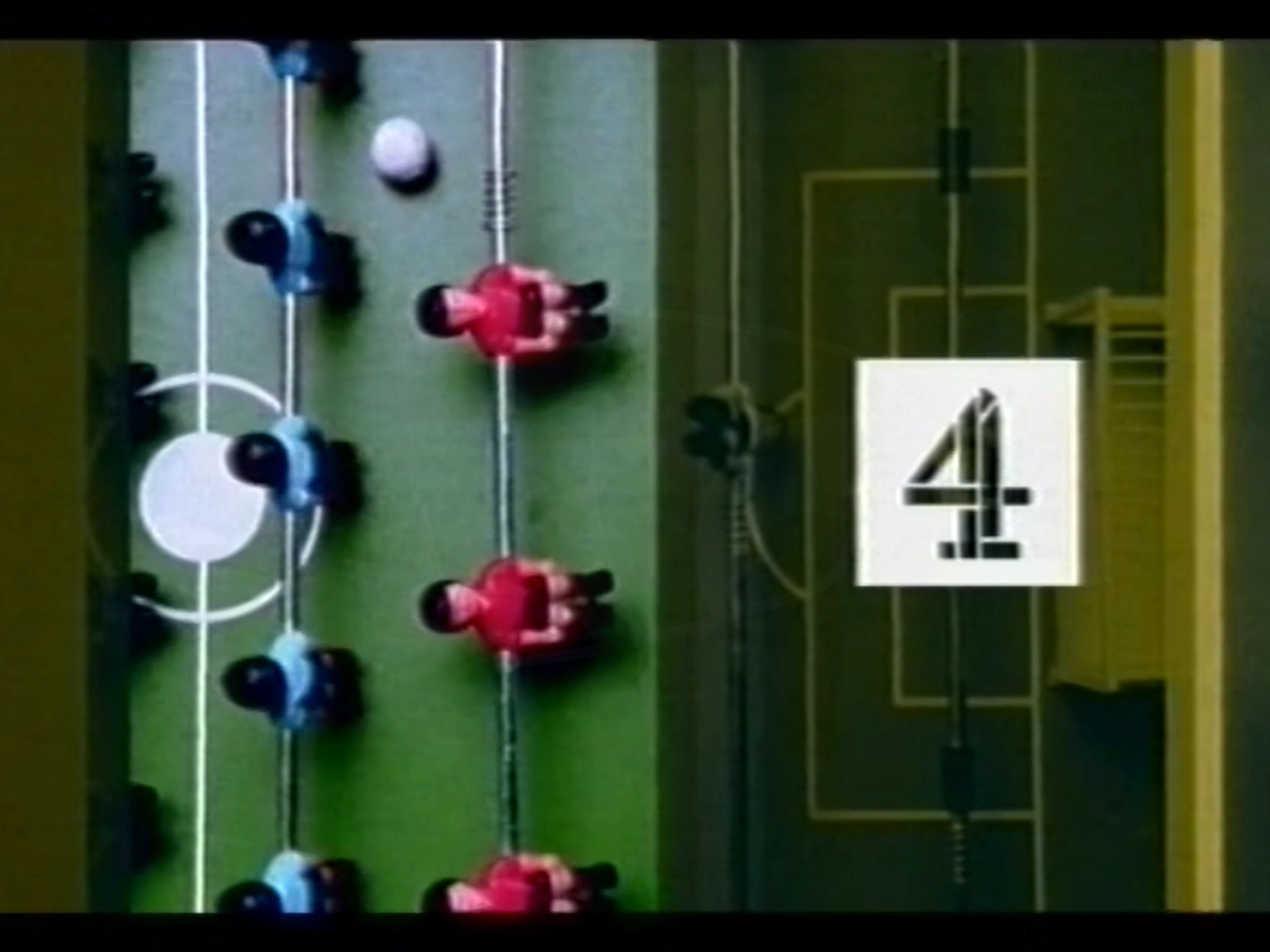 Channel 4 continuity including programme promotions for Jackie Brown ...